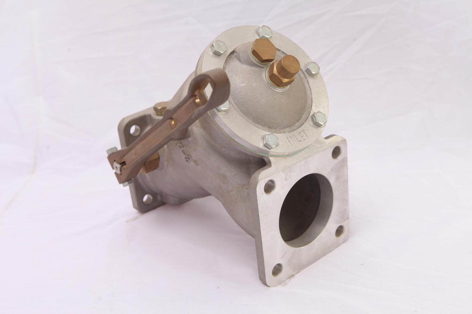 Custom Metal Castings for Tank Trucks & Heavy Vehicles